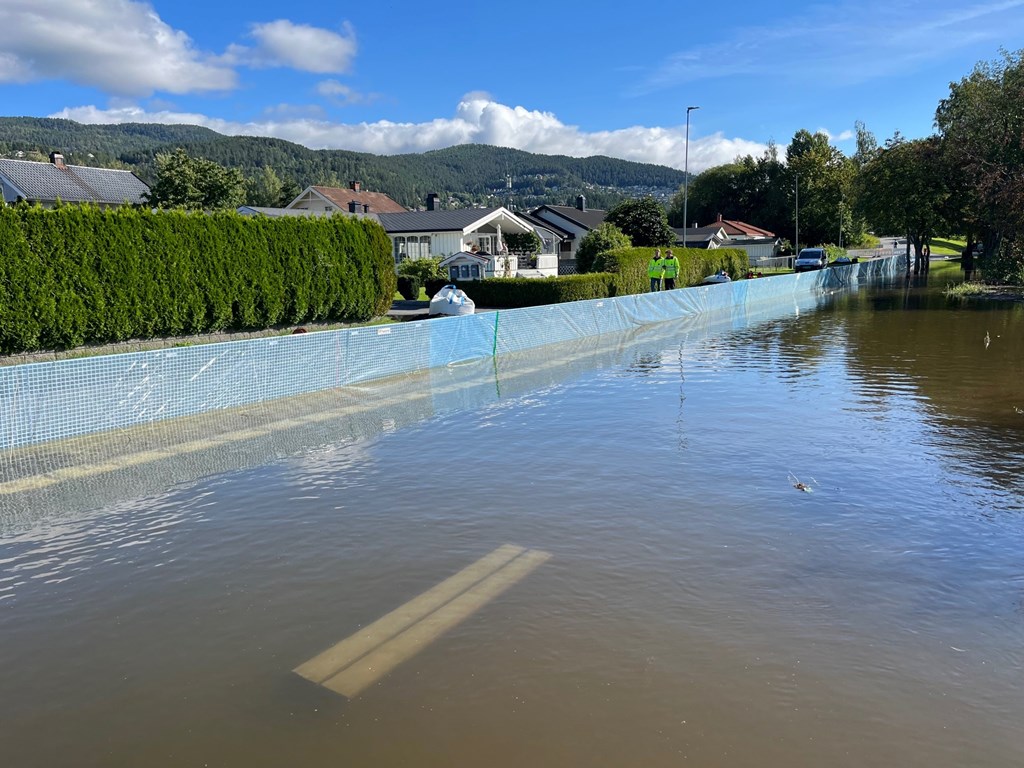 Nær flomtopp i Drammenselva | Varsom.no